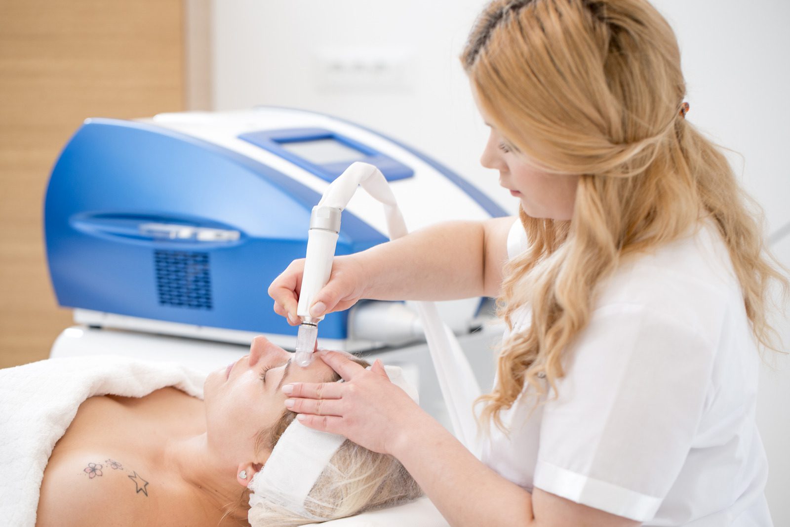 Microdermabrasion and How It Helps Acne | Saint Aesthetix